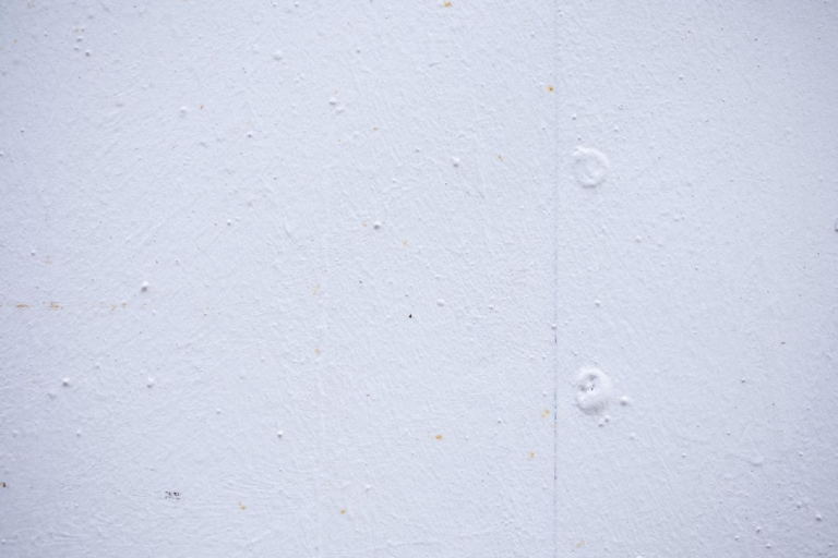Comment poser une bande de calicot pour reparer les fissures dans vos murs